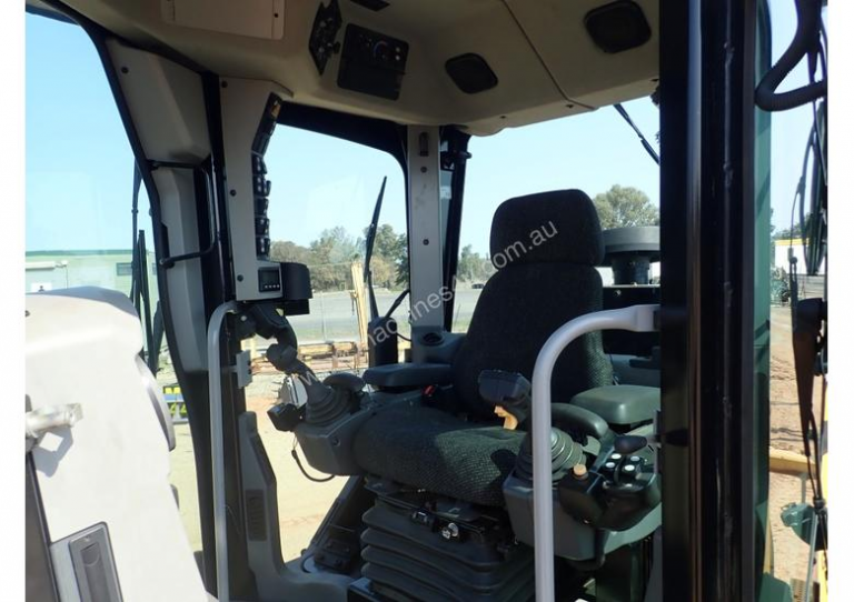 7 Big Reasons The Caterpillar 140M Grader Is A Standout Machine