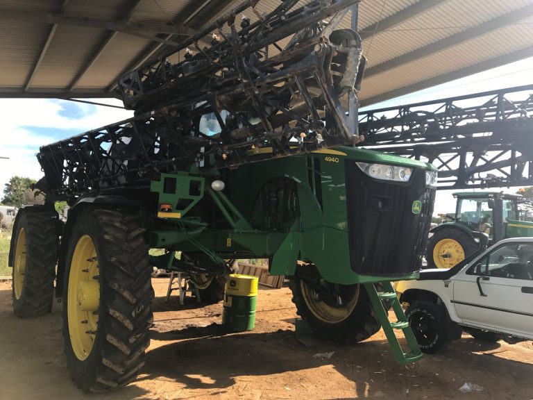Your Guide to John Deere Boom Sprayer 4940