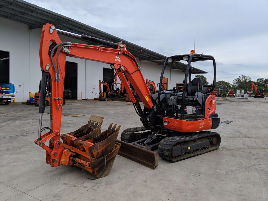 Nine Different Excavator Types & Their Uses