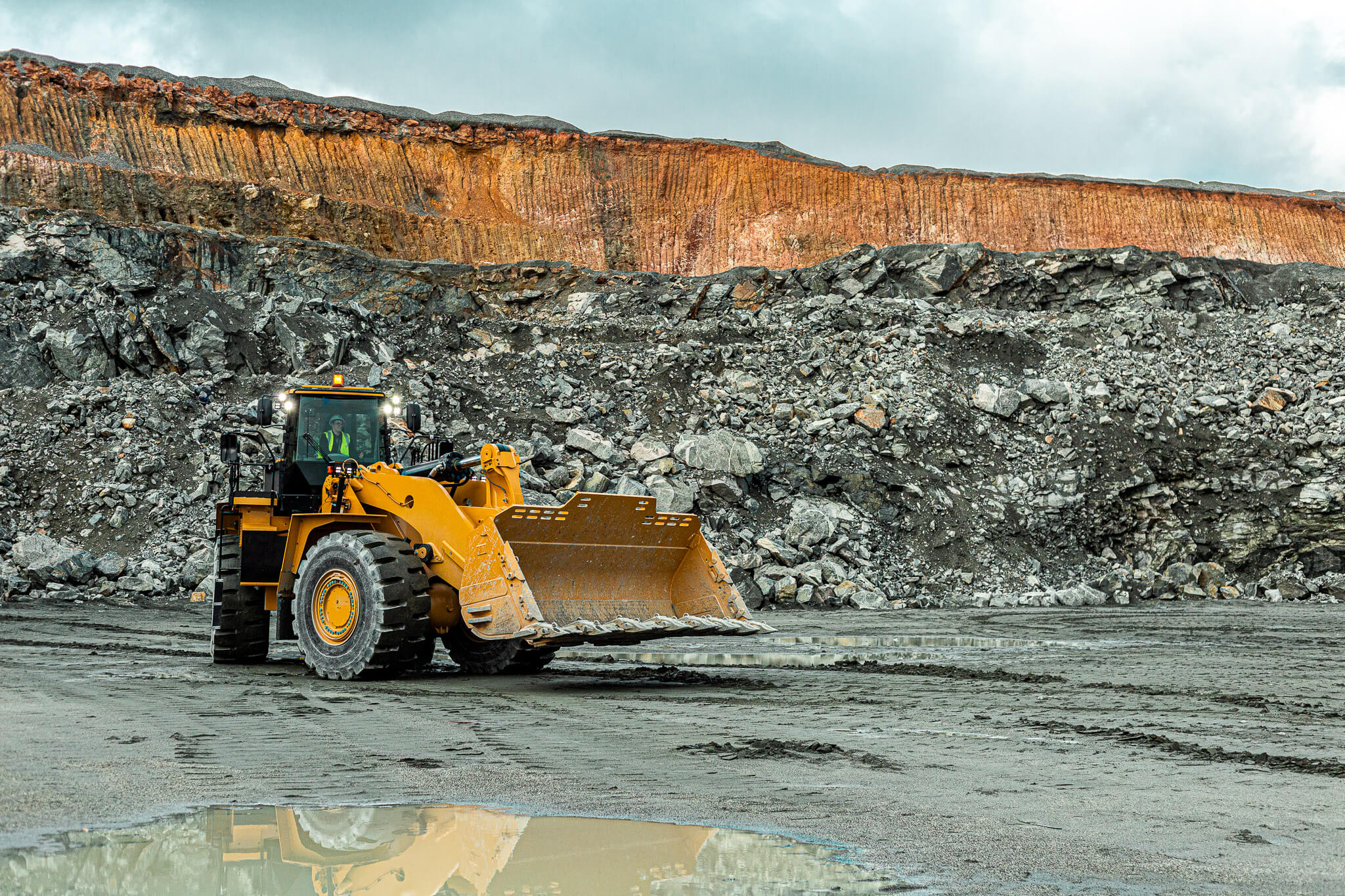 Caterpillar Launch New Innovative Wheel Loaders at Perth Event