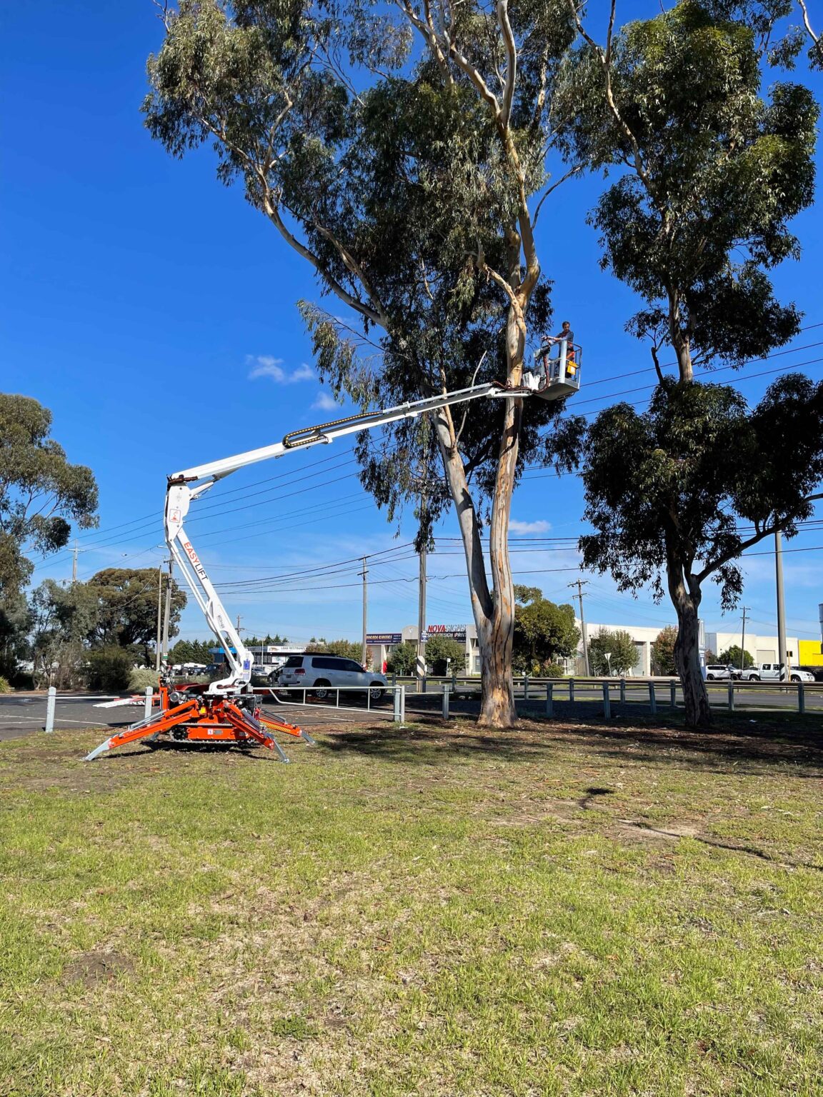 Mech-N-Air Exclusive Australian Distributor of Easy Lift Spider Booms